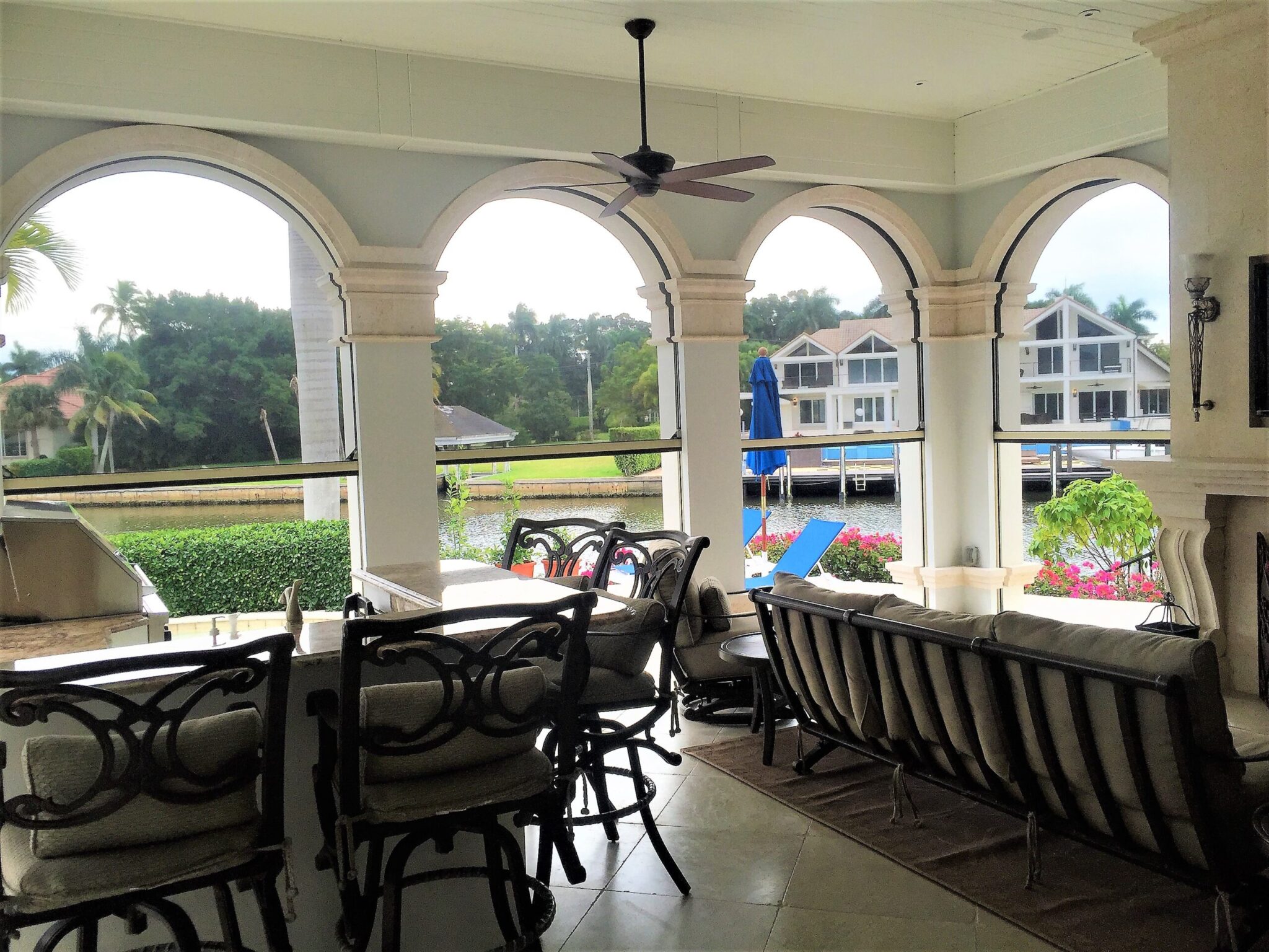 Lanai Screens | Zingas - Window Treatments & Motorized Screens